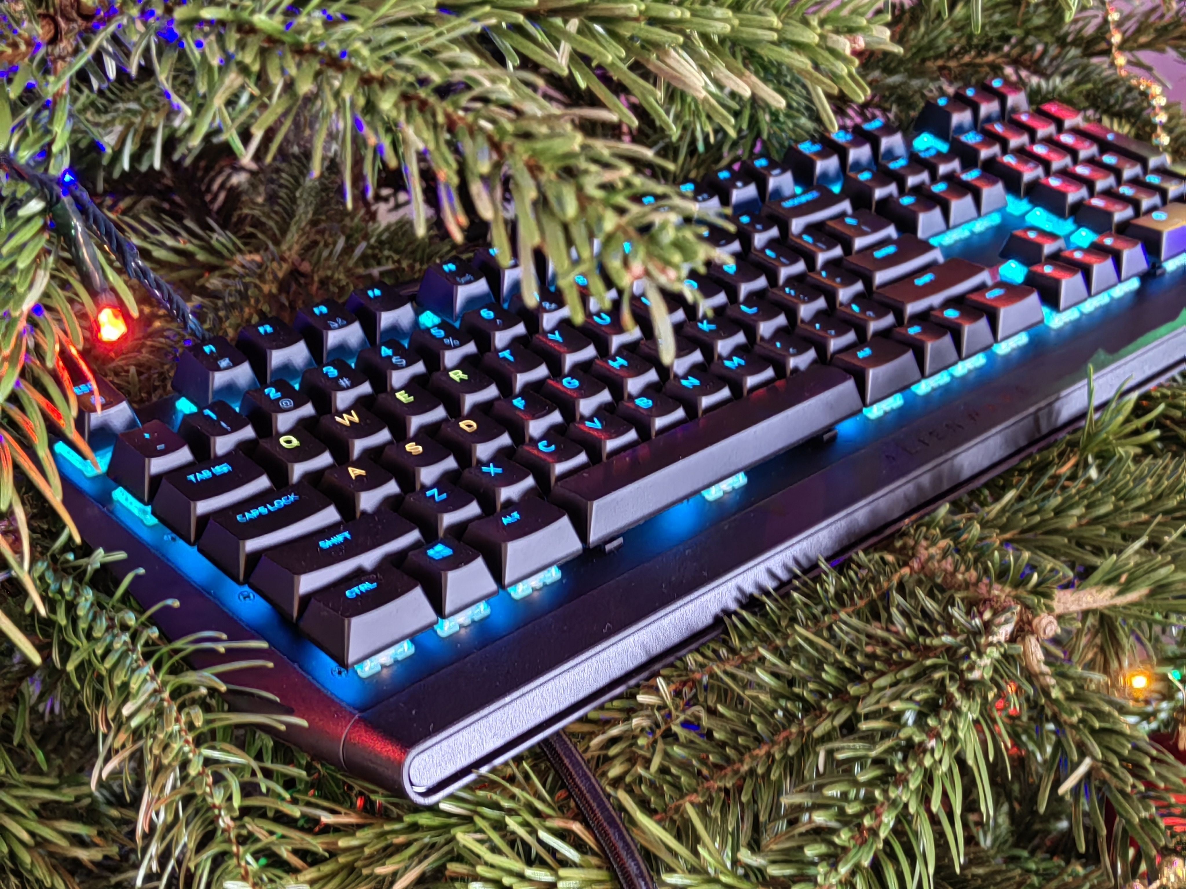 Alienware klávesnice AW310K, AW410K a AW510K - hardvérový test ...