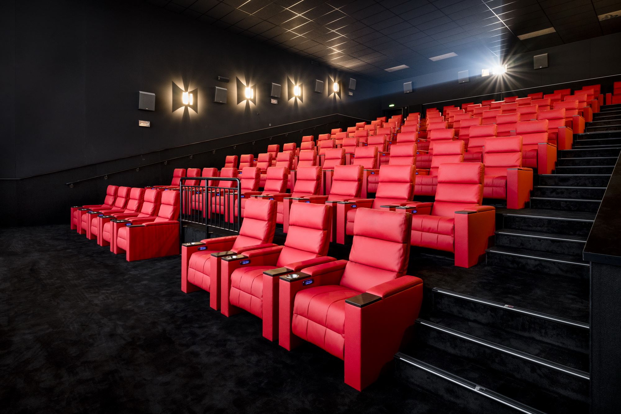 Prvý slovenský megaplex Cinema City stavil najmä na VIP zónu - Článok ...