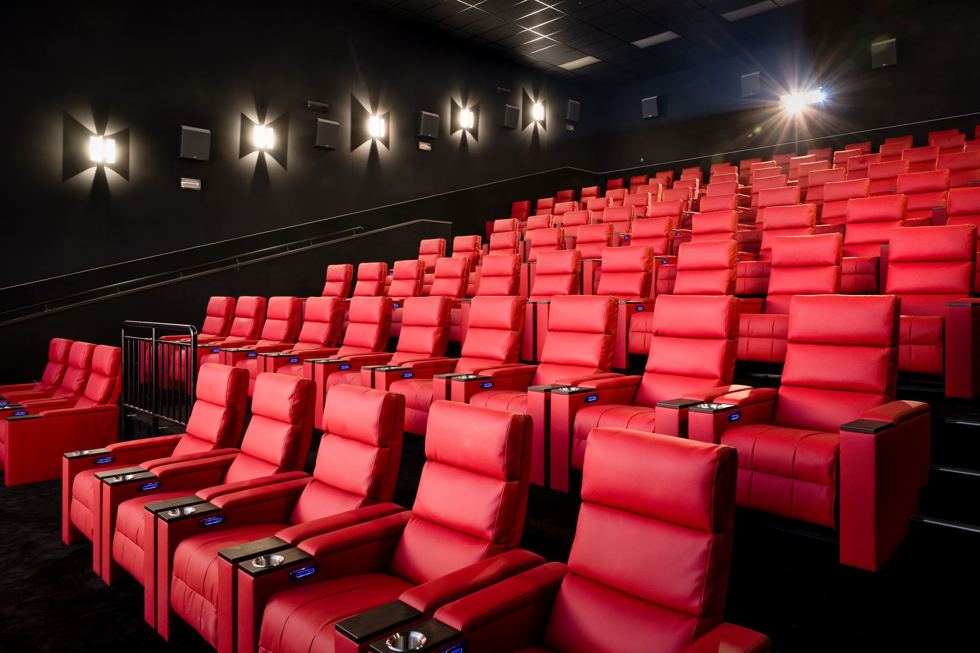 Prvý slovenský megaplex Cinema City stavil najmä na VIP zónu - Článok ...