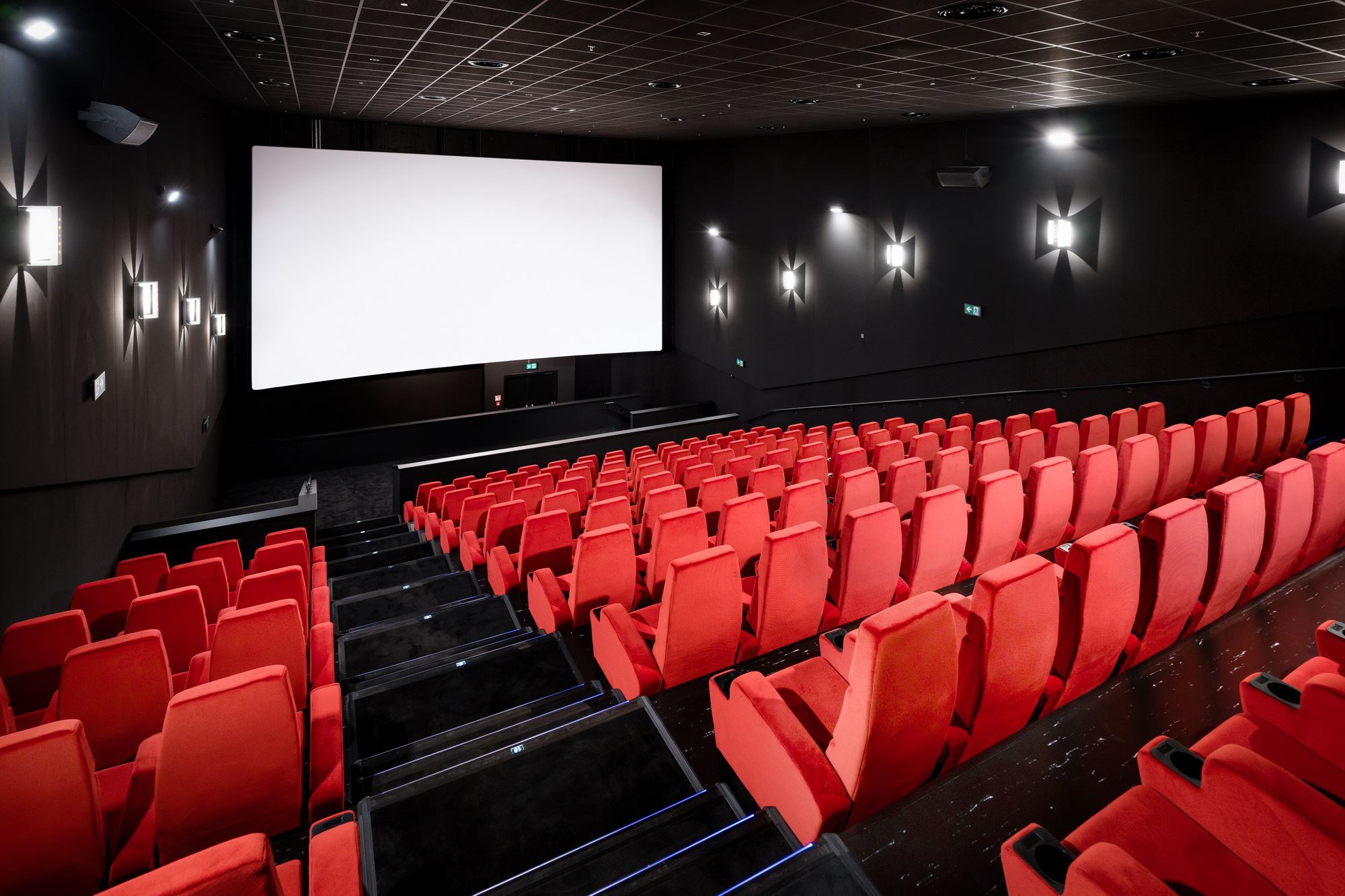 Prvý slovenský megaplex Cinema City stavil najmä na VIP zónu - Článok ...